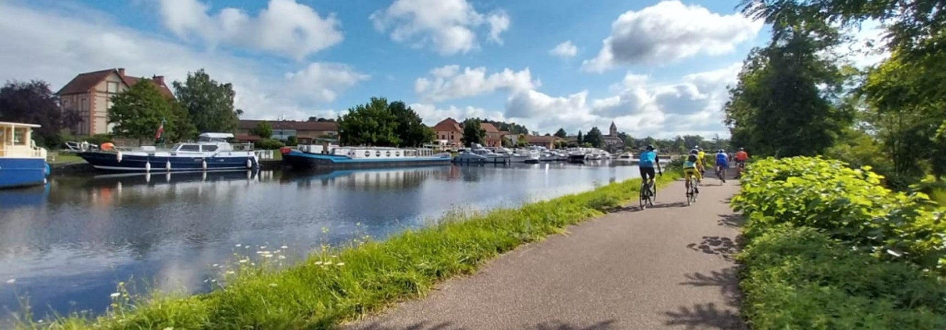20 cyclos de l' UCNA à la 85° semaine fédérale… - UCNA